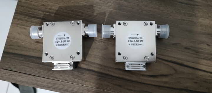 Vhf Single Isolator With N Female Connectors Rf Isolator Circulator Xinlun Technology